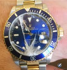 Believe it or not Wearing a Broken Watch is a New Men's Fashion ...